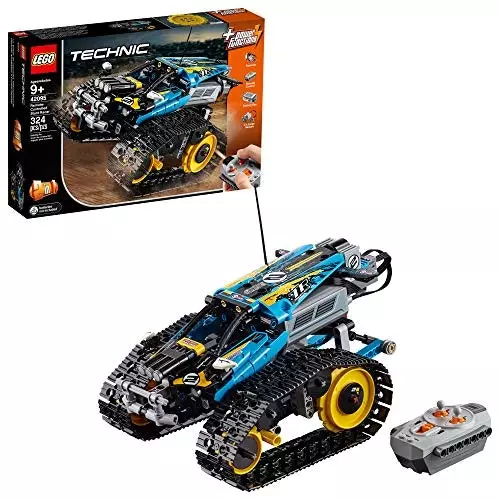 “LEGO” tehniki uzakdan dolandyrylýan “Stunt Racer” robot toplumy
